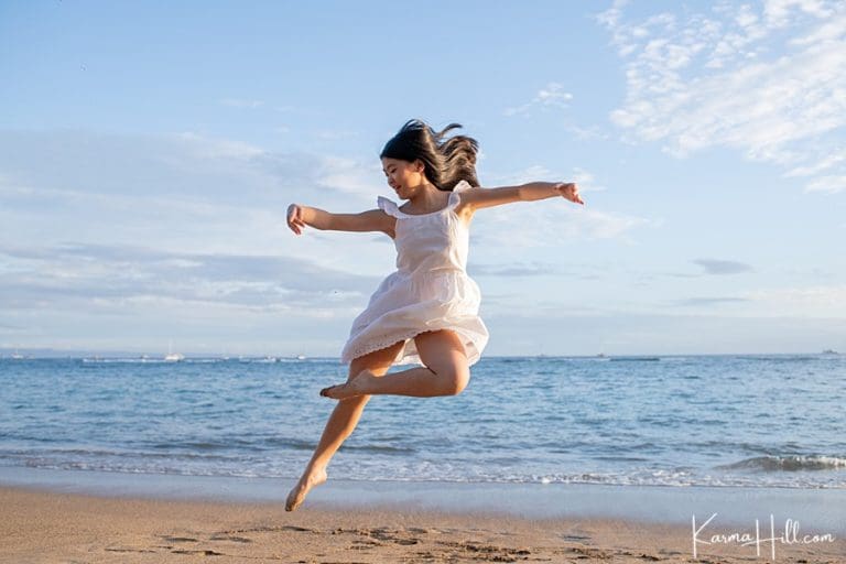 Leaping Under the Sun - The Chew Family's Maui Beach Portraits