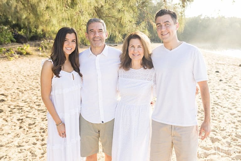 A Morning on the Shore - The Coomer's Family Portraits in Kauai