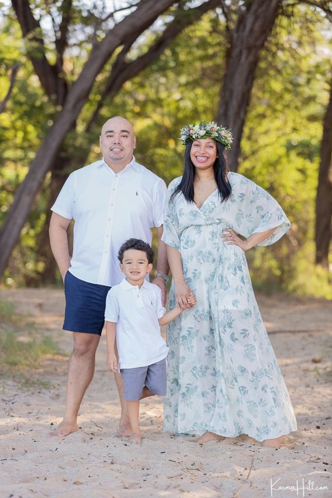 A Dynamic Trio - Rivas Family's Maui Beach Portraits