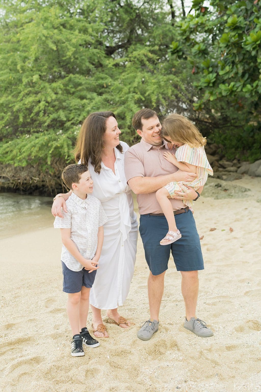 Our Beach Adventure - Link's Family Portraits in Oahu