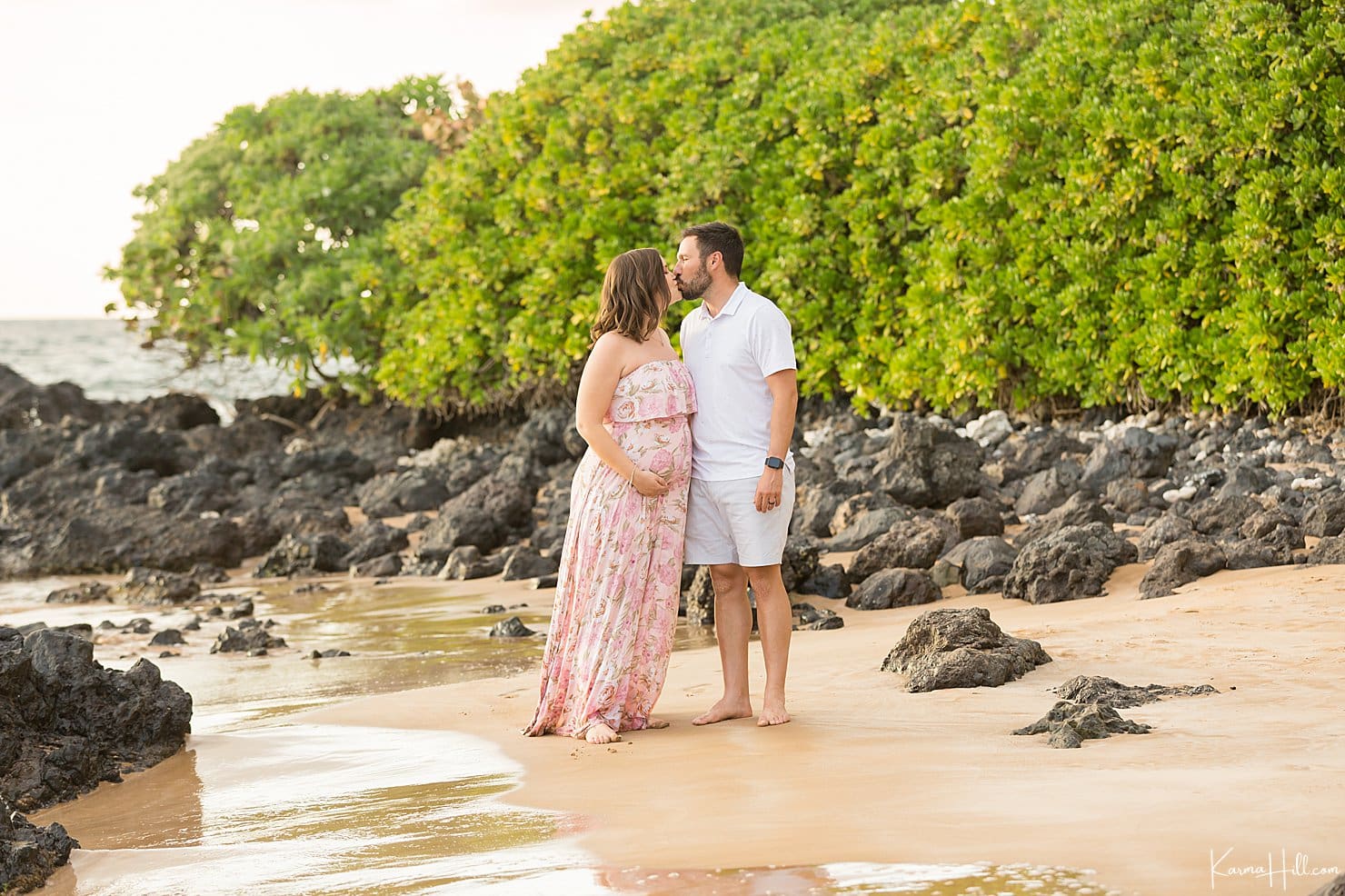 Our Tropical Babymoon - Tracy & Jared's Maui Maternity Portraits