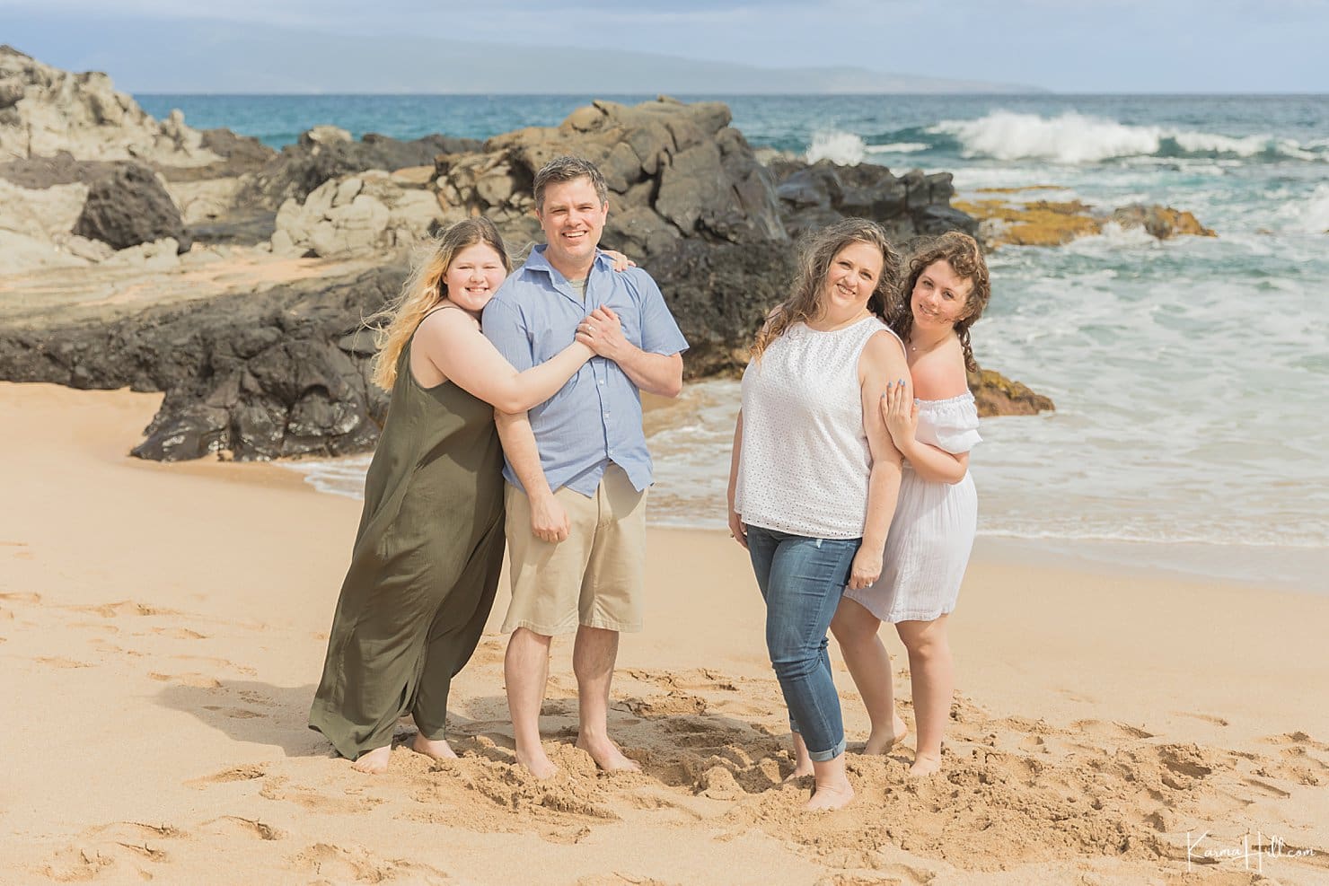 A Charming Bunch - Bartholomew's Family Portraits in Maui