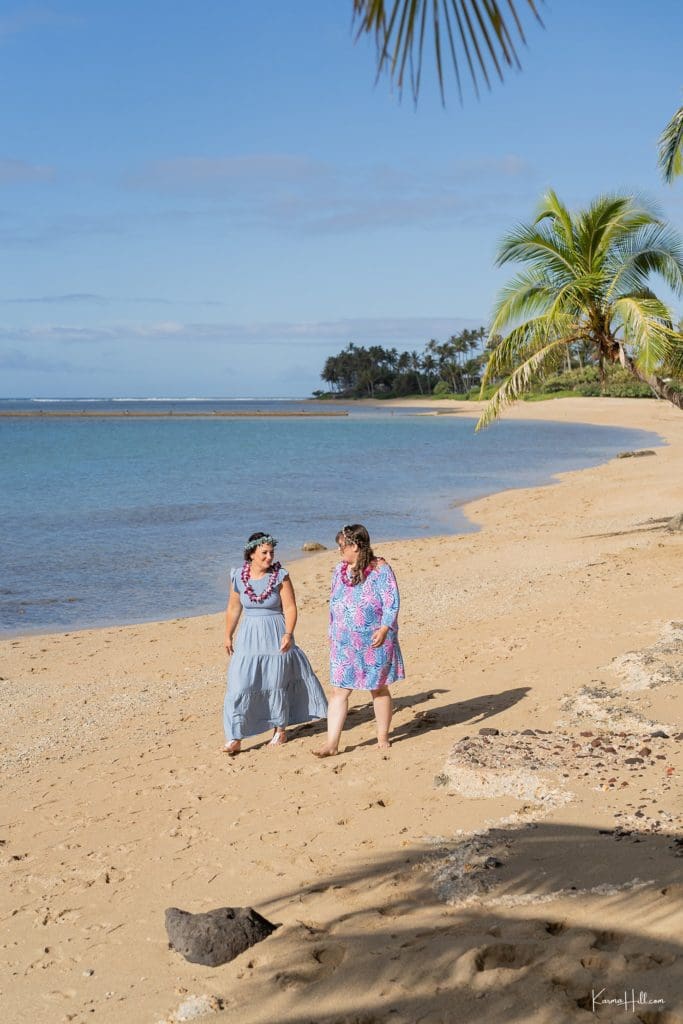 That's My Best Friend - Jennifer & Krista Oahu Portraits