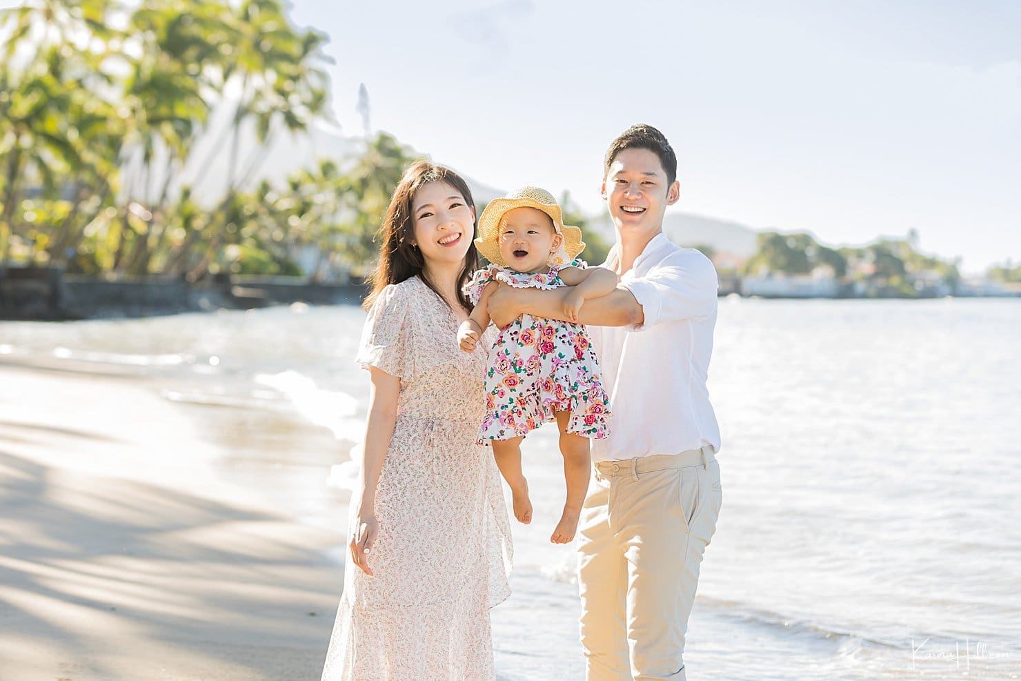 Baby's First Hawaii Trip - Choi Family's Maui Beach Portraits