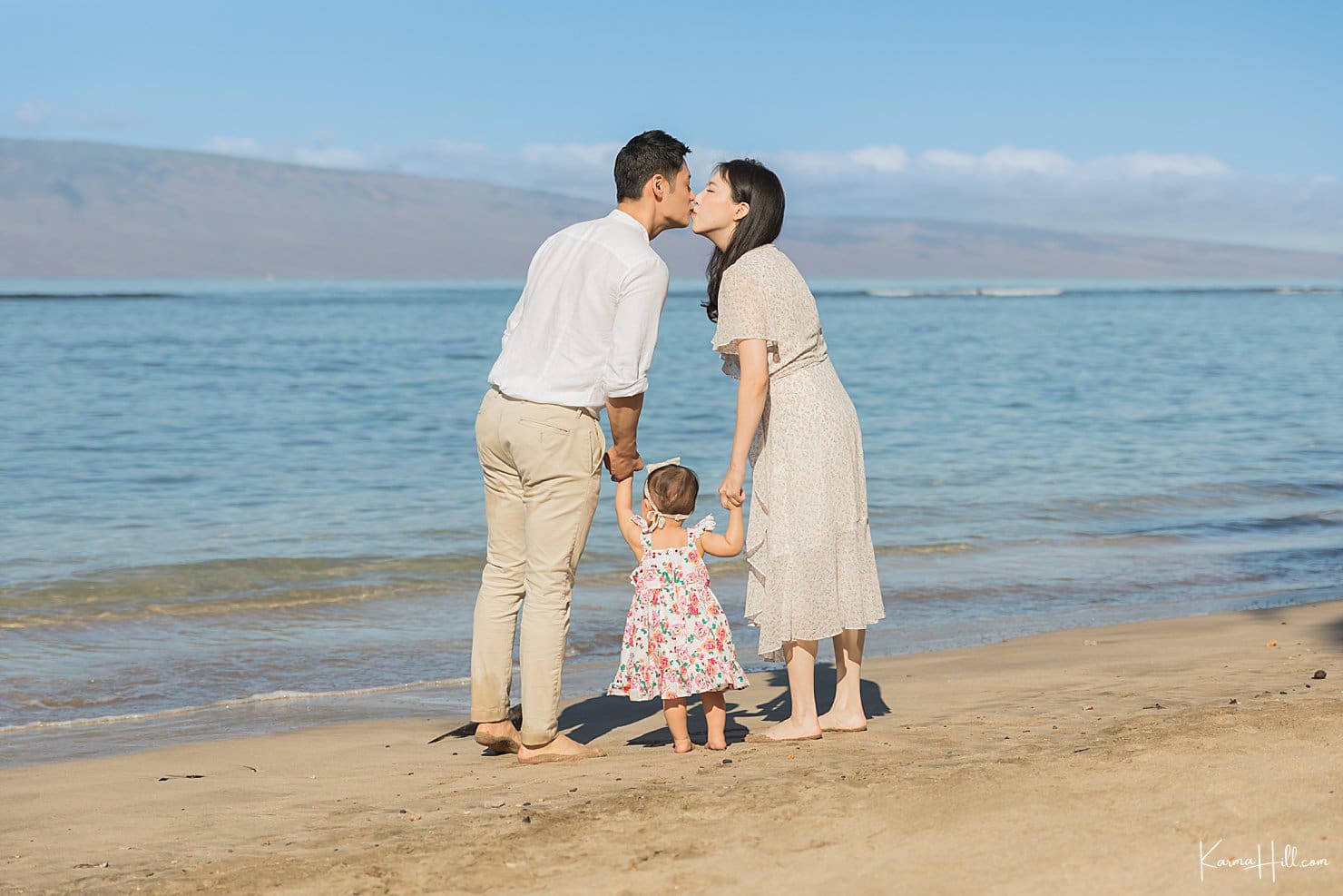 Baby's First Hawaii Trip - Choi Family's Maui Beach Portraits