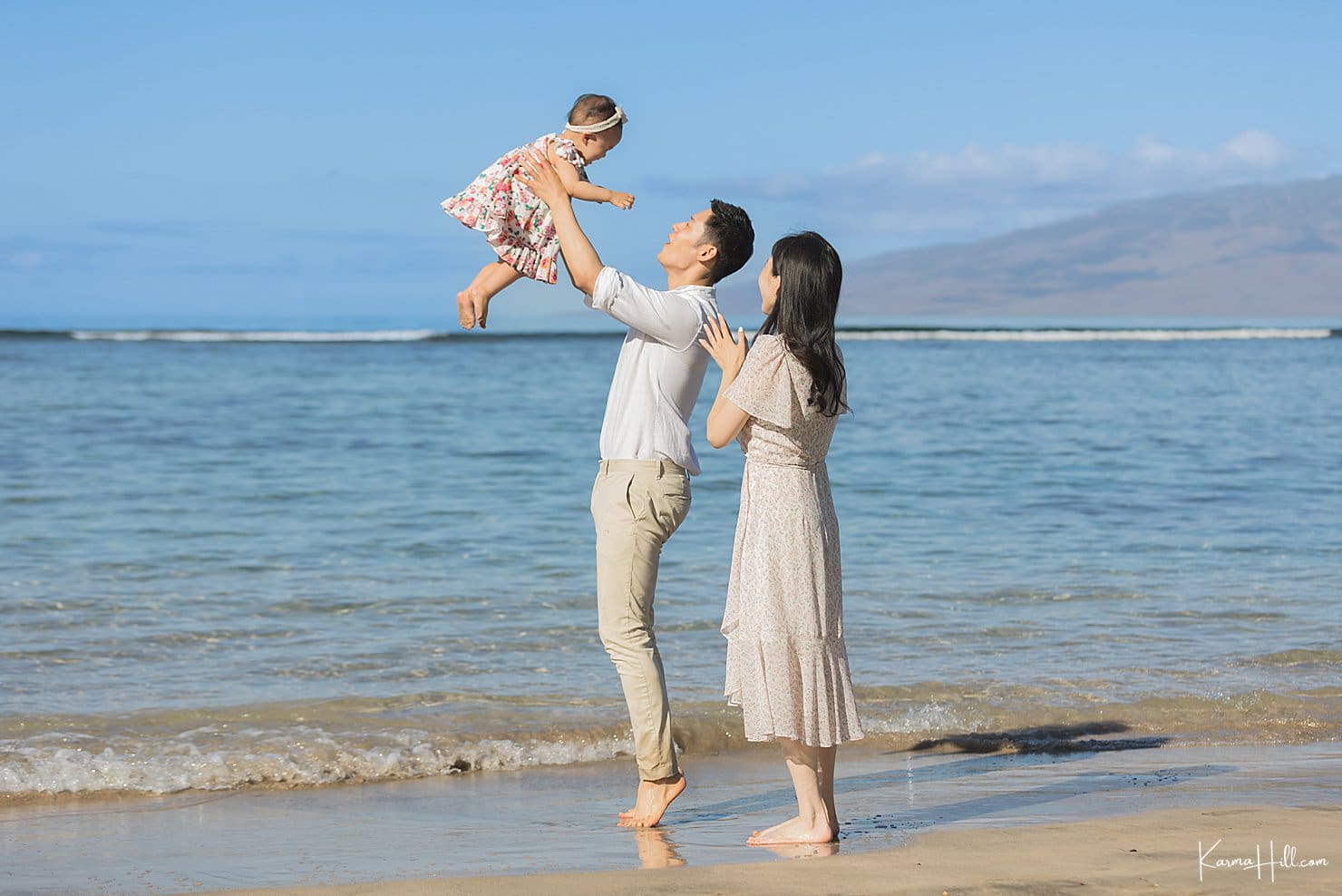 Baby's First Hawaii Trip - Choi Family's Maui Beach Portraits