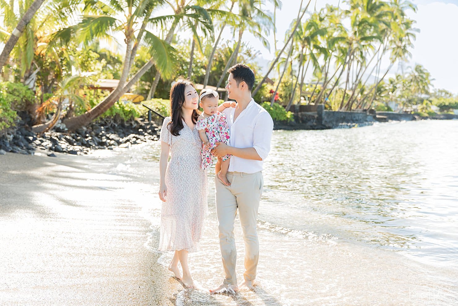 Baby's First Hawaii Trip - Choi Family's Maui Beach Portraits
