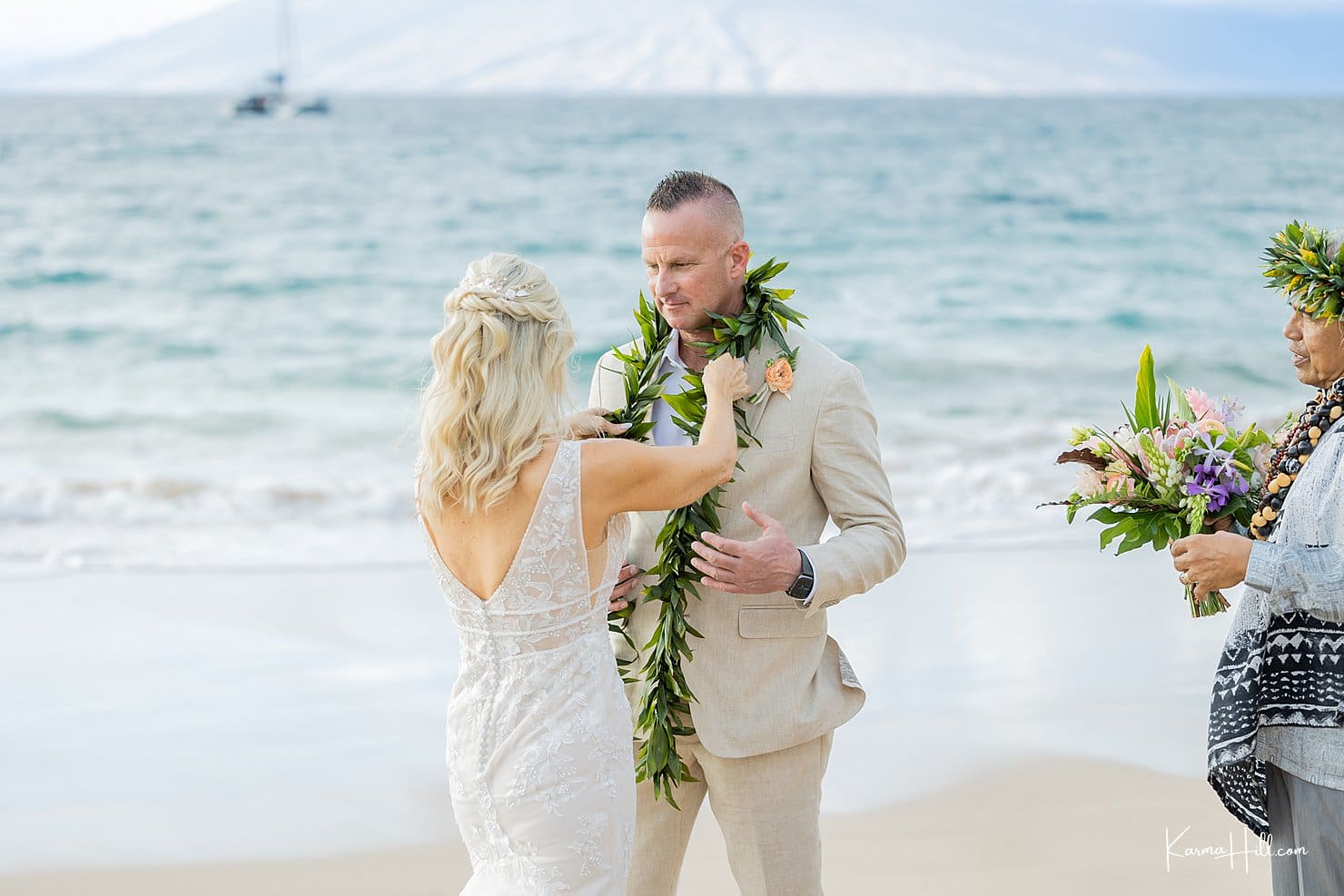 Serendipity in Hawaii - Angela & Travis' Maui Beach Wedding