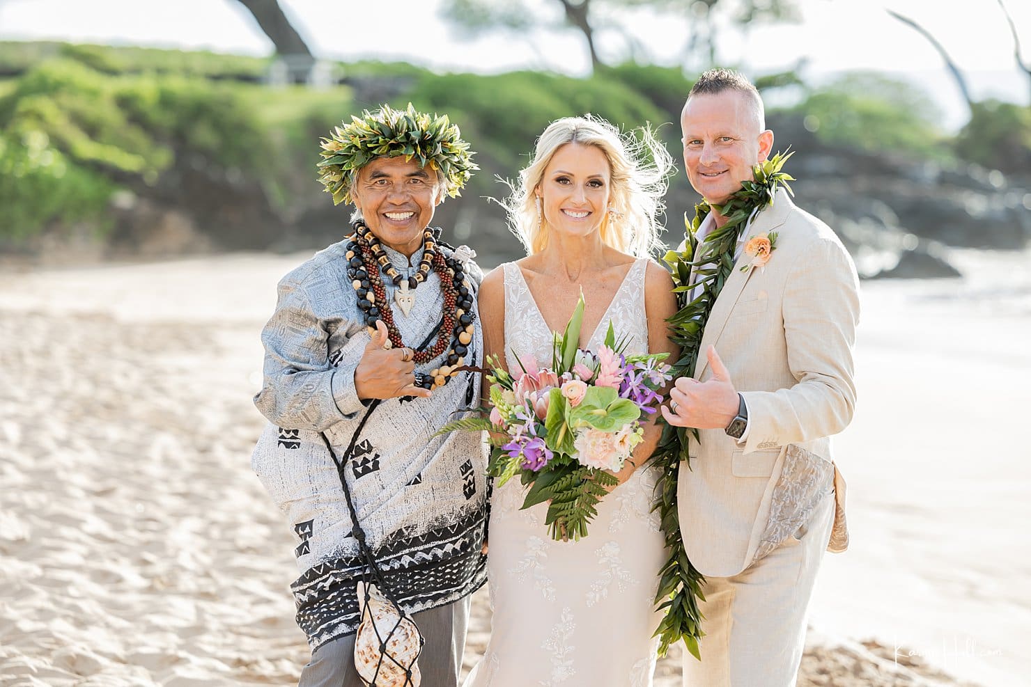 Serendipity in Hawaii - Angela & Travis' Maui Beach Wedding