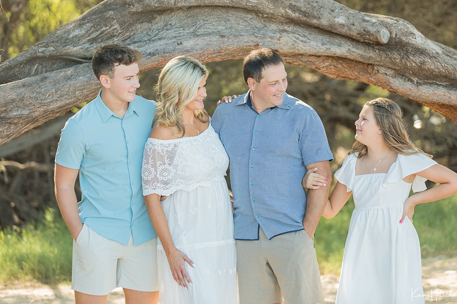We Belong Here - The Wirth Family's Hawaii Beach Portraits