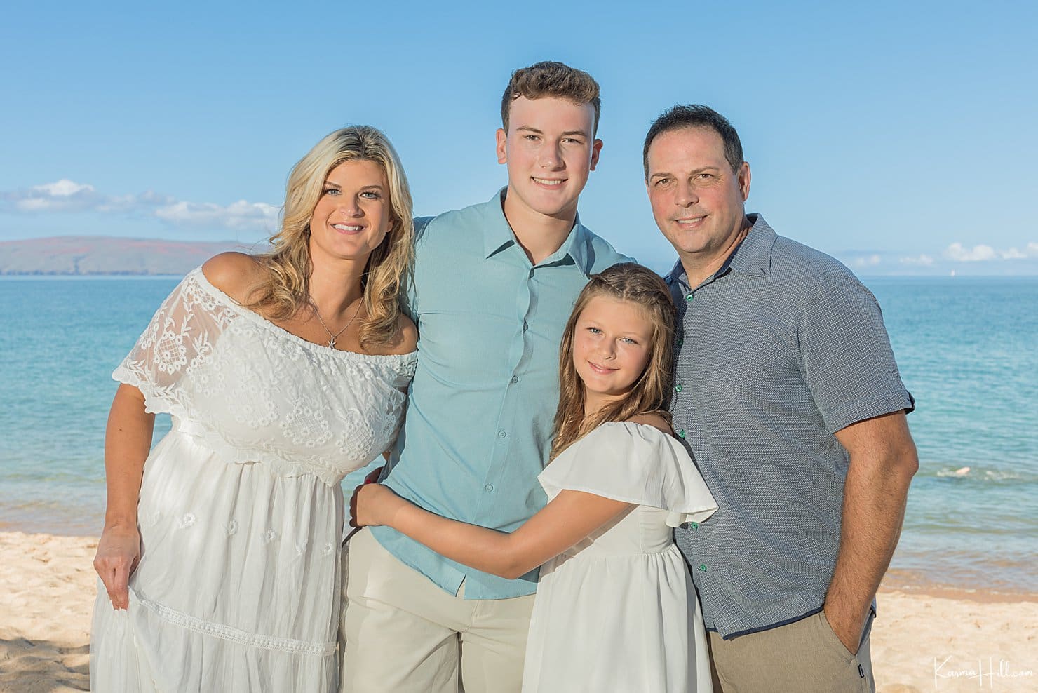 We Belong Here - The Wirth Family's Hawaii Beach Portraits