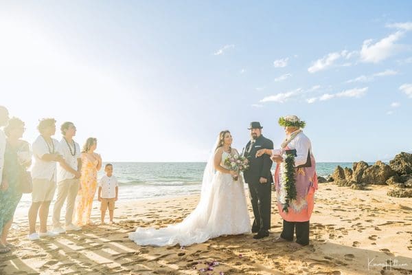 Love At First Text - Brenda & Daniel's Maui Elopement