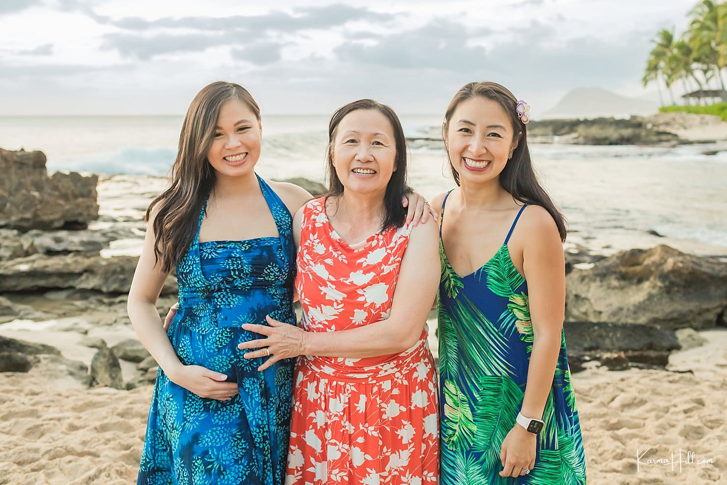 One On The Way - The Nguyen's Oahu Family Portrait