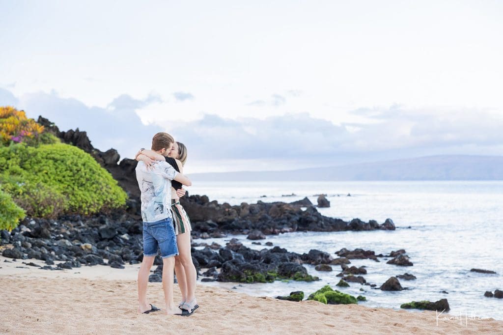 Next Door Romance - Ross & Keira's Maui Portrait Proposal