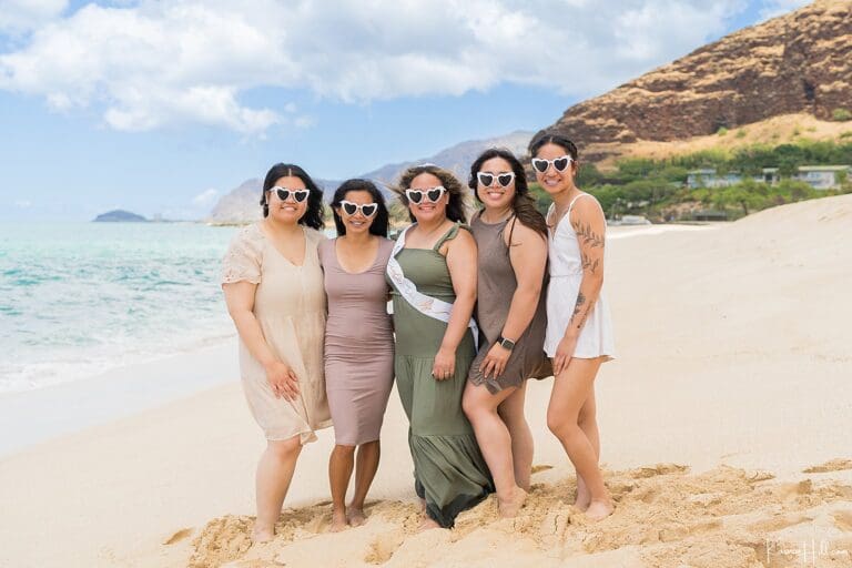 Girls' Day Out - Alyzza's Oahu Bachelorette Portrait Session