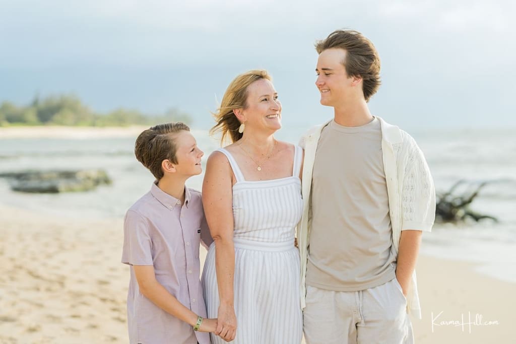 Capturing Memories: The Browning Family's Oahu Family Portraits