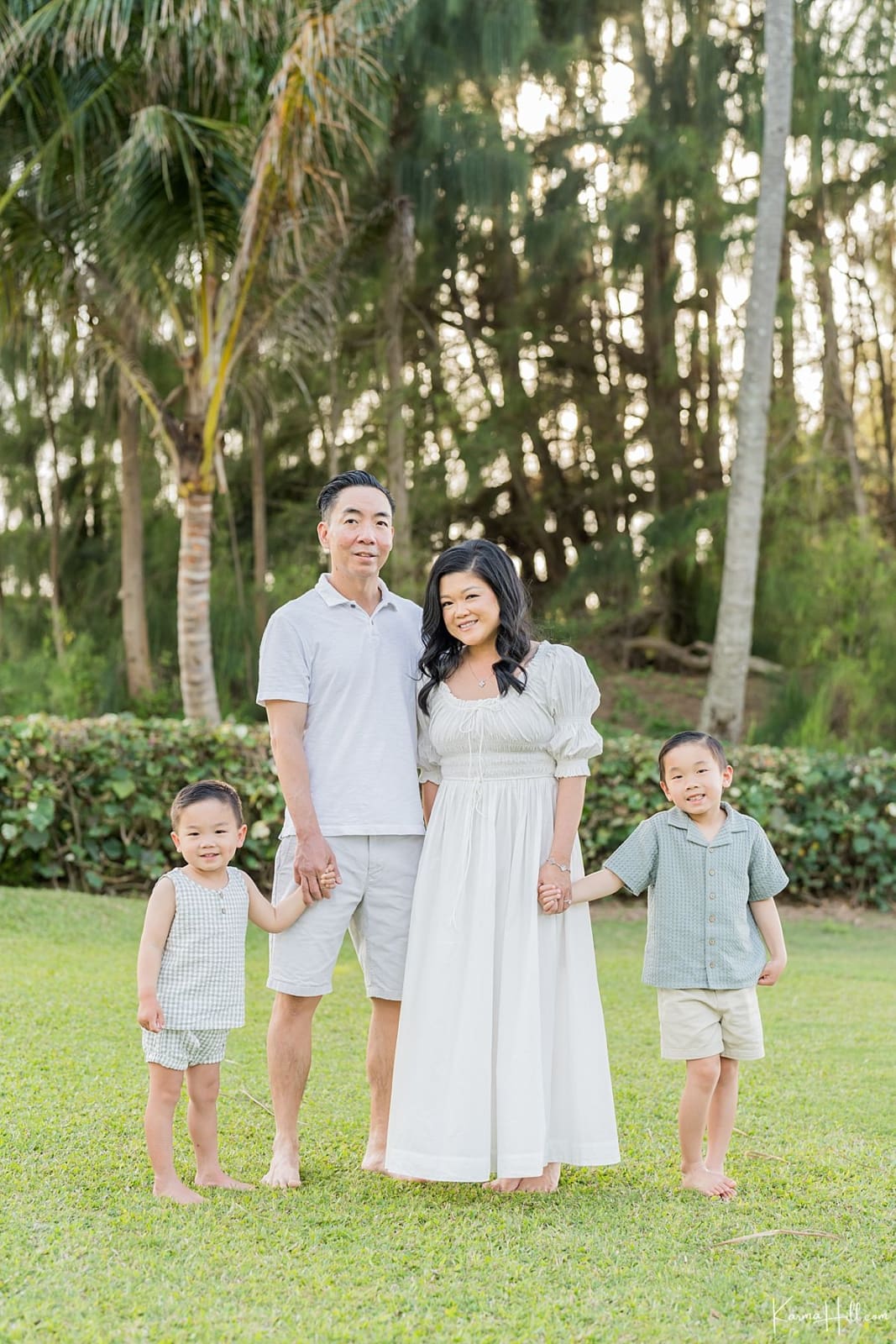 The Liao Family’s Stunning Maui Family Portraits at Sunset