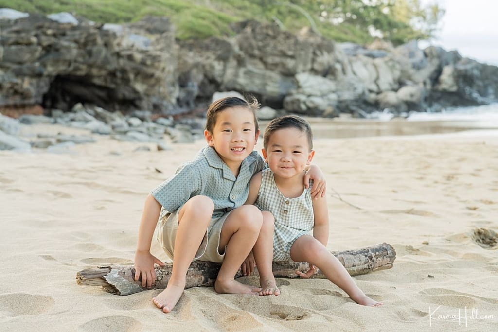 The Liao Family’s Stunning Maui Family Portraits at Sunset