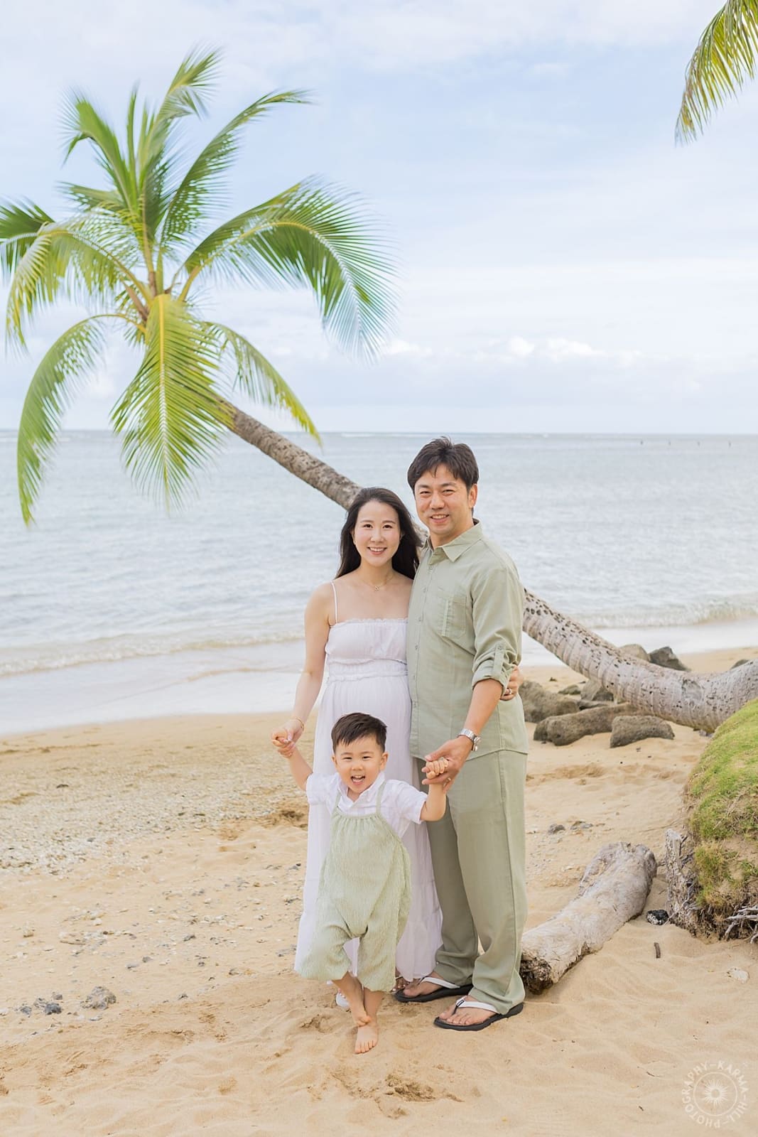 Growing & Loving - The Kim's Oahu Family Portrait
